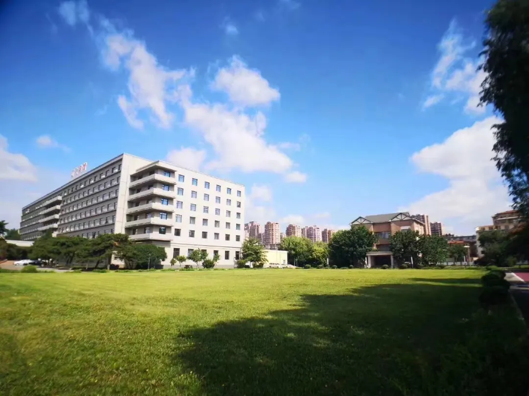 Liaohua Hotel - Liaoyang