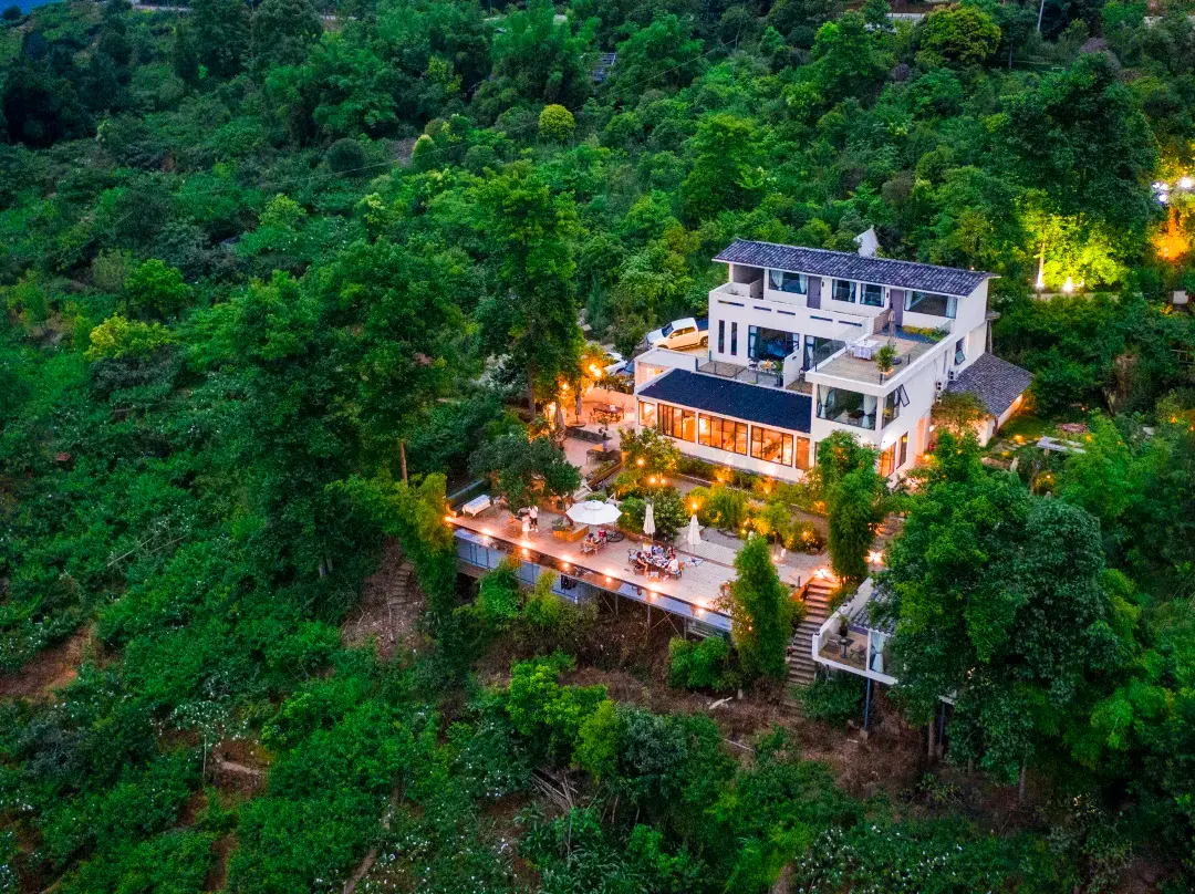 Qiexun·yeyou Mancao Homestay - Chengdu