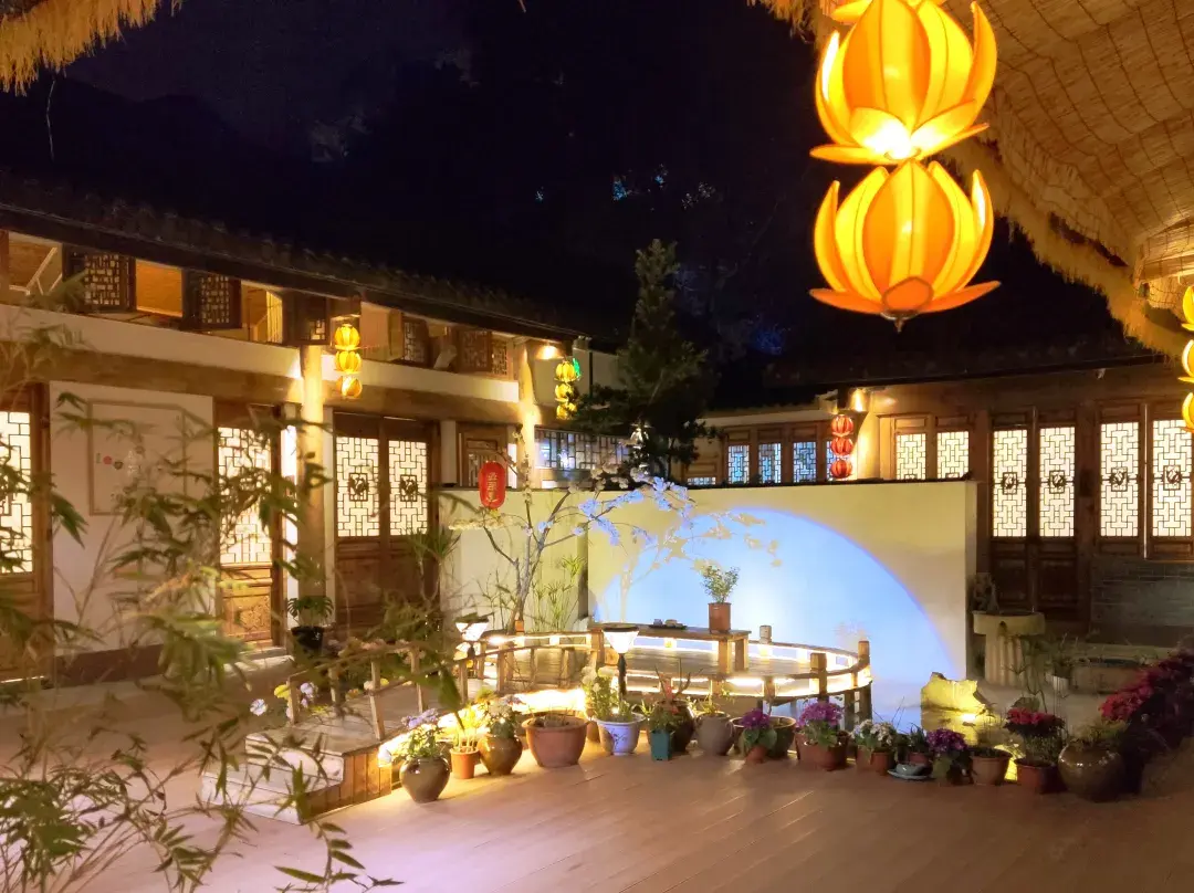 Five-colored Lotus Vegan Inn - Leshan
