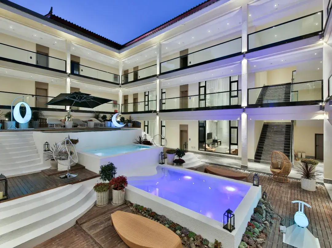 Lijiang Borui Designer Hotel - 