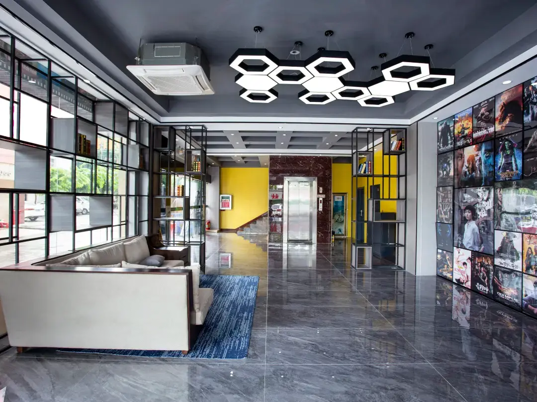 Fenglinwan Filme Hotel - Danzhou