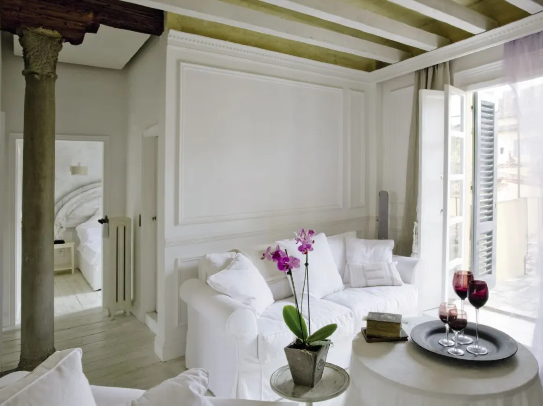 White Home By Mmega - Florence