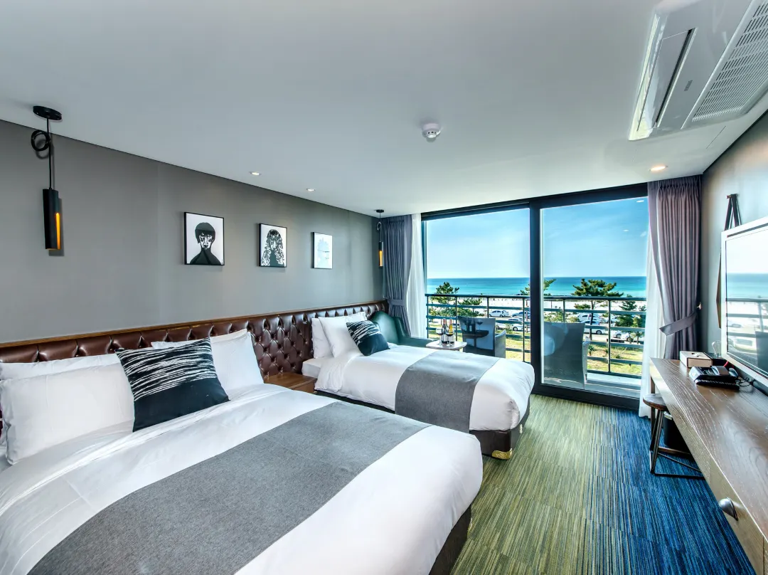 Jeju Marevo Beach Hotel - Jeju by