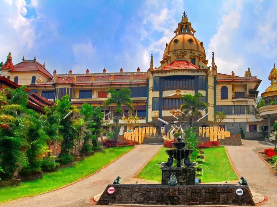 Vanda Gardenia Hotel & Resort - Trawas