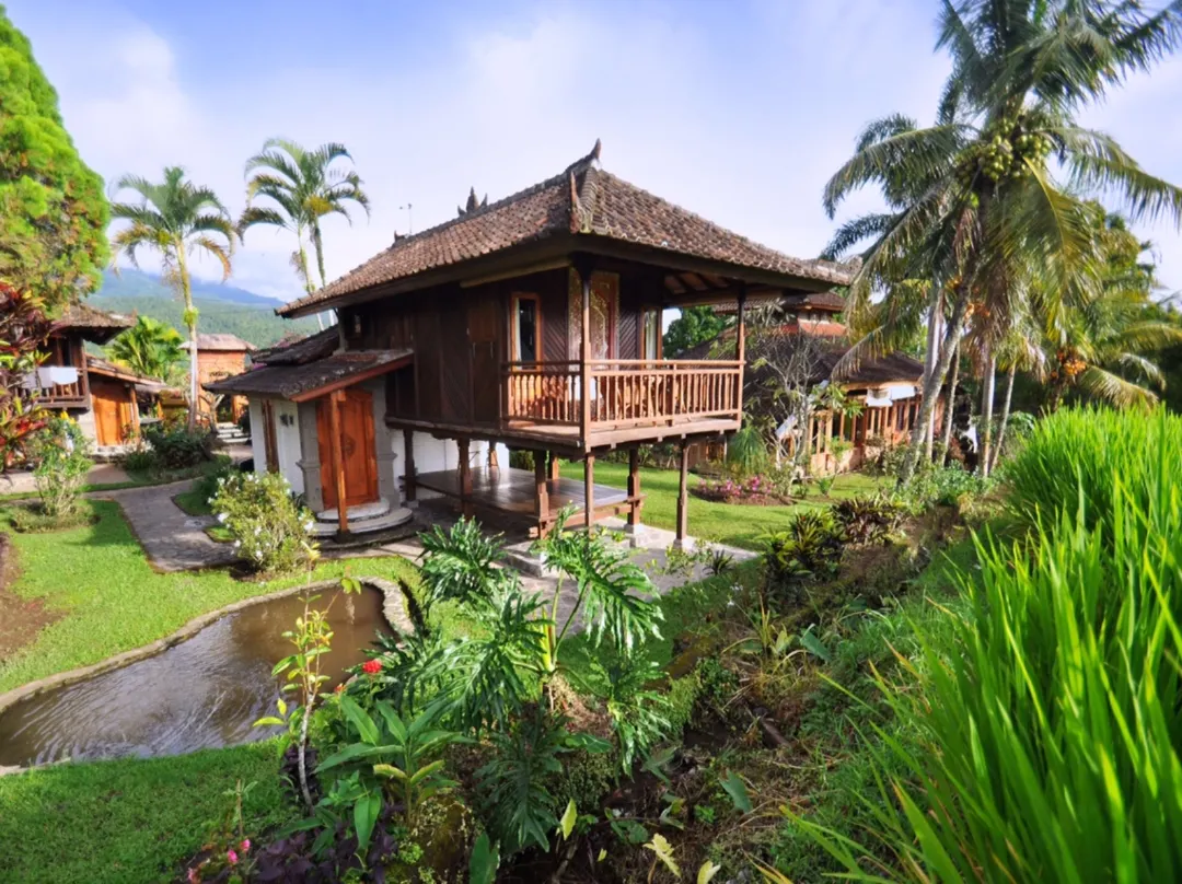Puri Lumbung Cottages Restaurant And Spa Munduk - Munduk