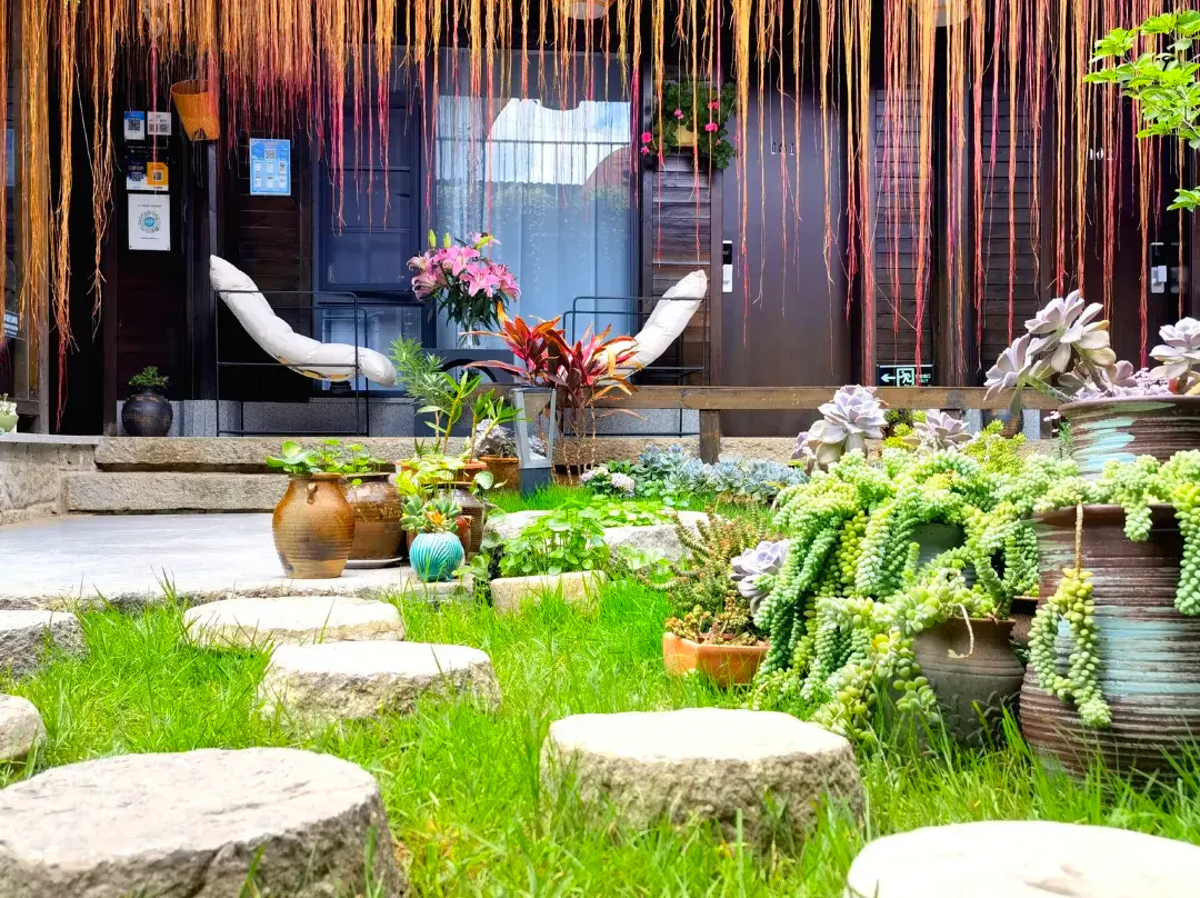 Dali Huajingcaotang Inn - Dali