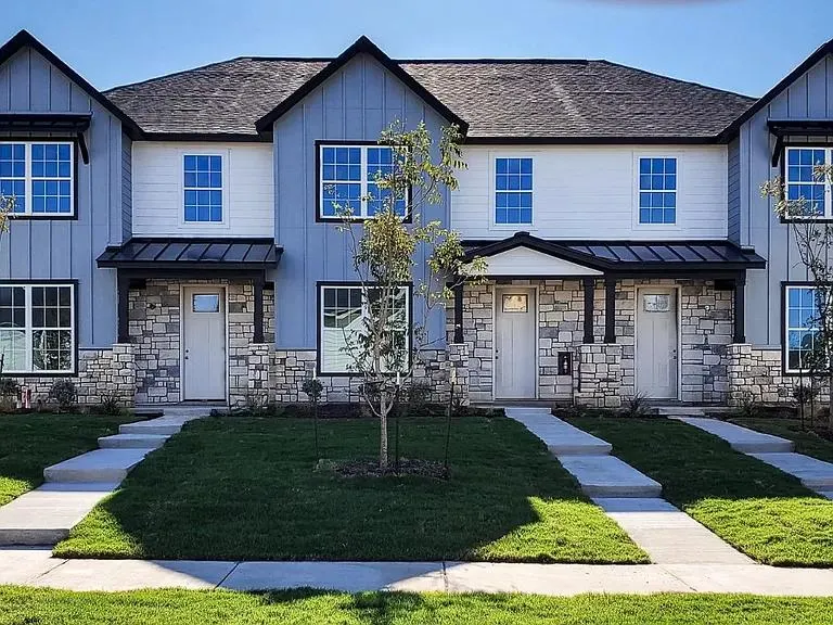Loop, New Luxurious Large 3br, Sleeps 9 + Parking - McKinney, TX