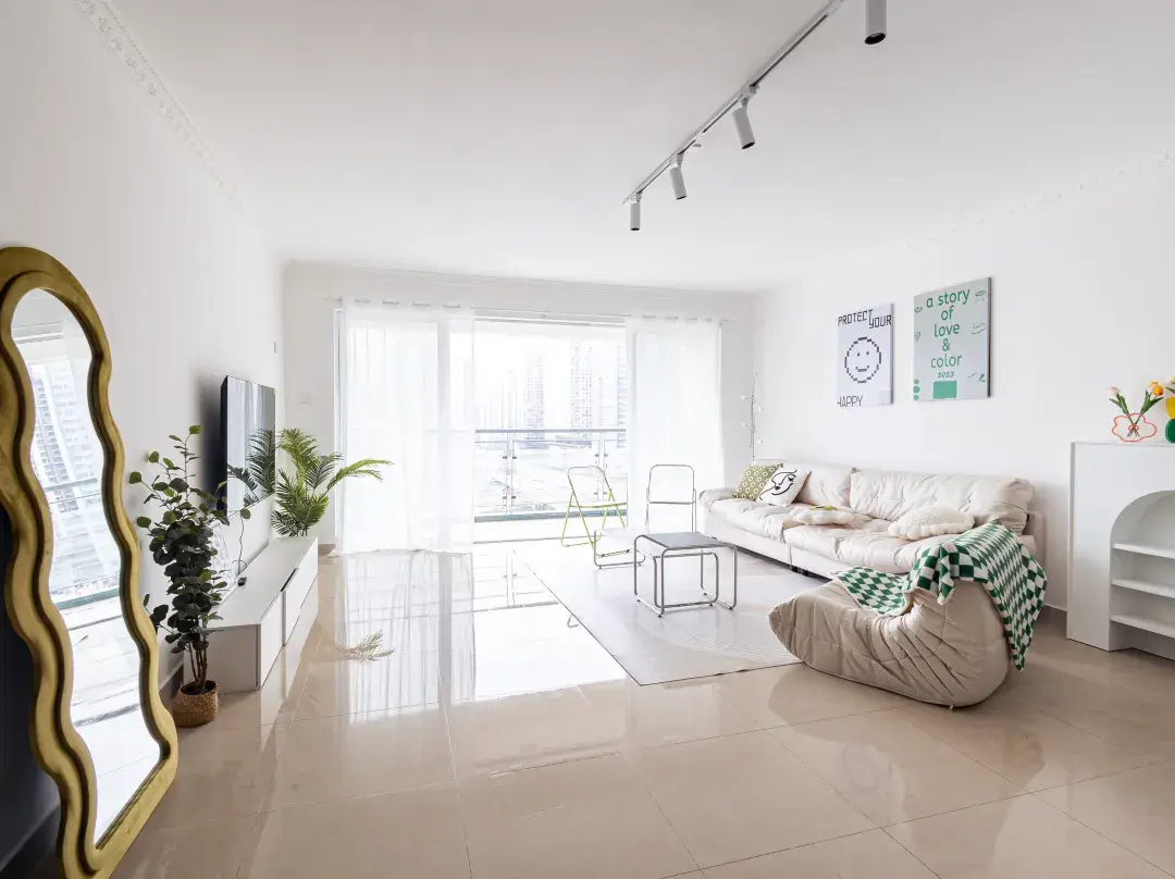 Girls~ Air Pineapple Women's Hostel - Hong Kong