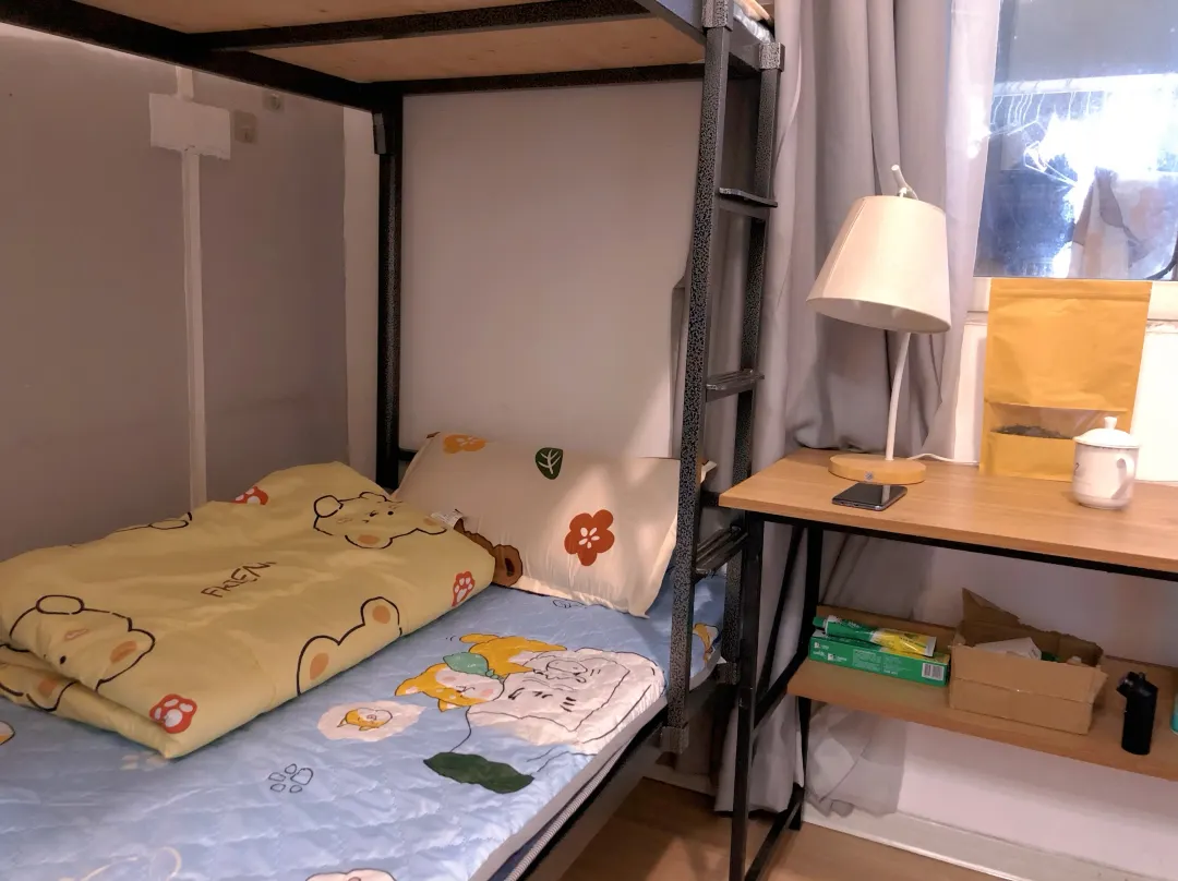 Blue Whale Apartment - Hong Kong