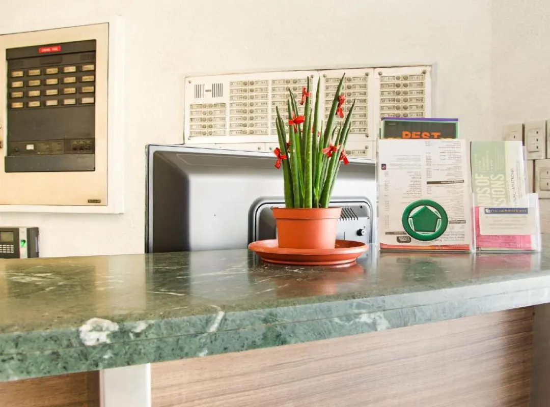 Touristation Crowne Bay Tower - Manila