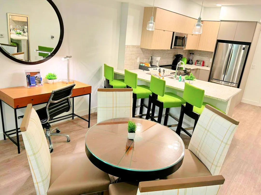 Stayspro - Gorgeous Hollywood Apts La's Best Location And Amazing Roof Deck - South Gate, CA