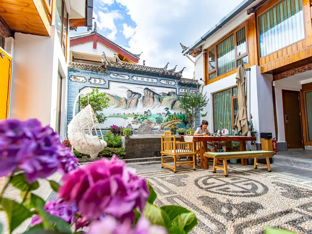 Unthinkhotel Ruofan Inn - Lijiang