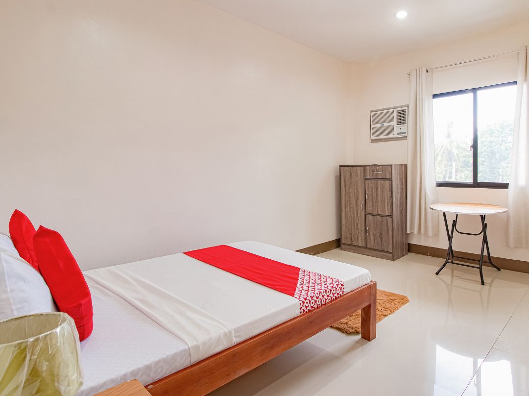Oyo 781 Junie Pension House - Moalboal