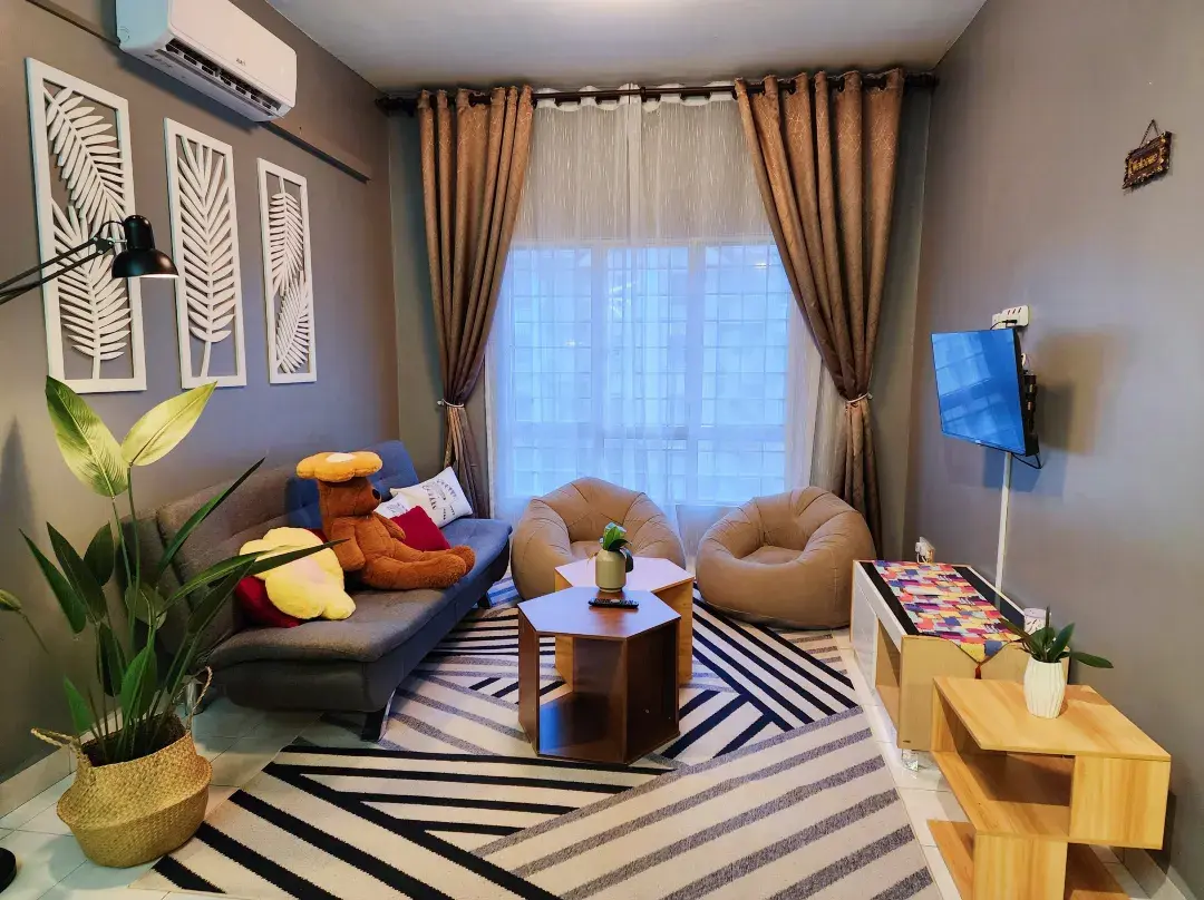 Shah Alam U8 Cozy 6 Plus 2 Pax Fully Air-con - Shah Alam