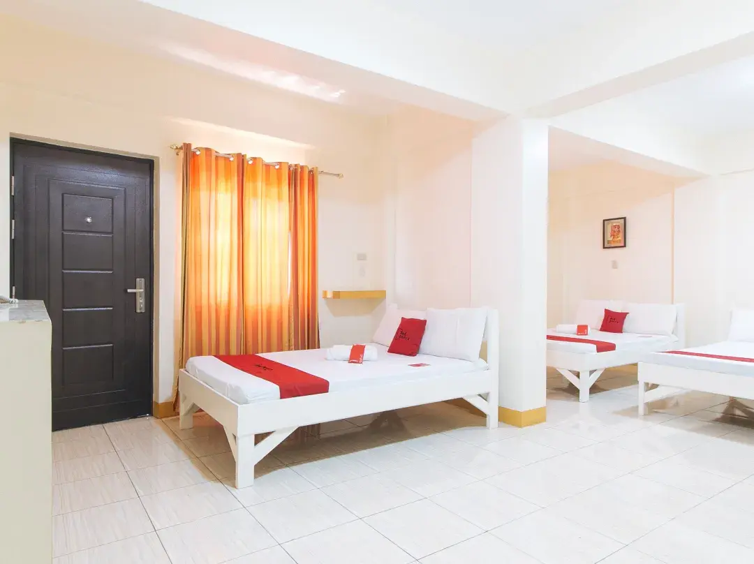 Reddoorz @ Golden Skye Hotel Guagua - Lubao