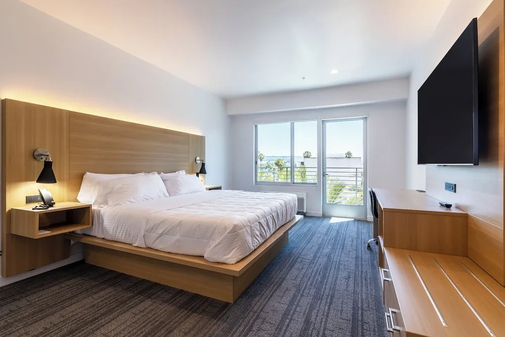 Hotel Mai Downtown Long Beach - Long Beach, CA