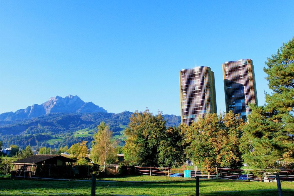 Hitrental Allmend Comfort Studios - Lucerne