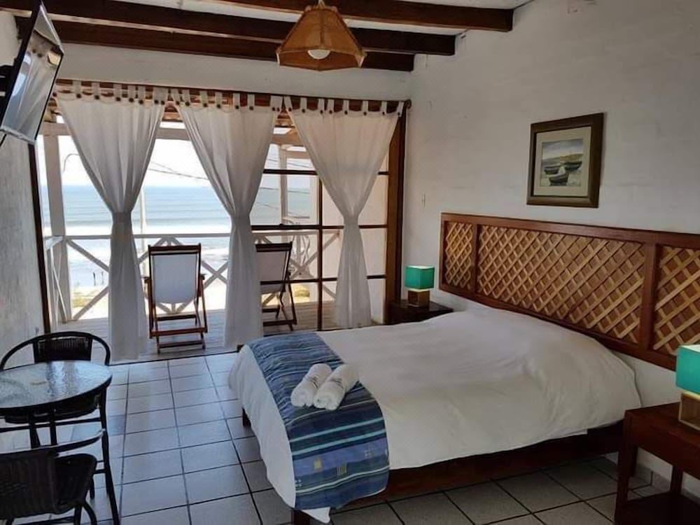 Delfines De Chicama Hotel - La Libertad, Perú