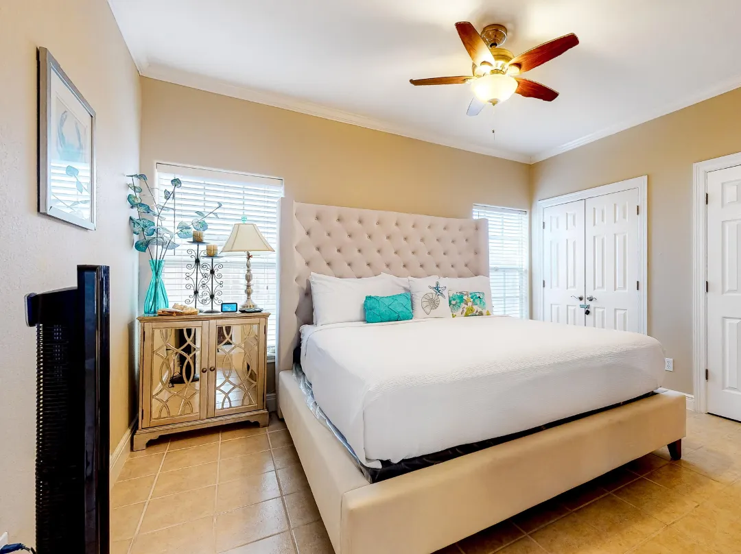 Coastal-themed Home Near The Ocean With Pool, Ac & Fast Wifi - South Padre Island, TX