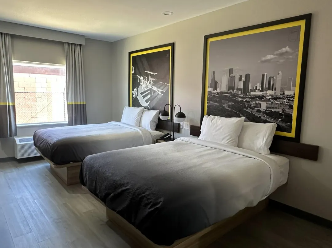 Super 8 By Wyndham Baytown - Highlands, TX