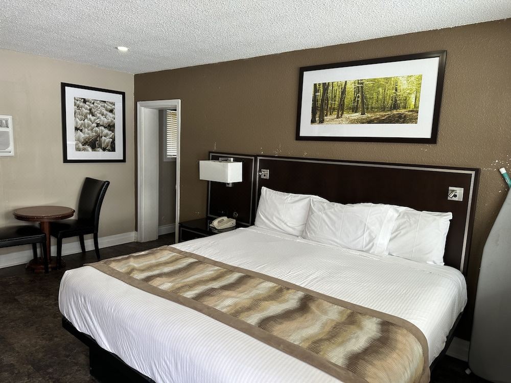 Champlain Motor Inn - Pembroke