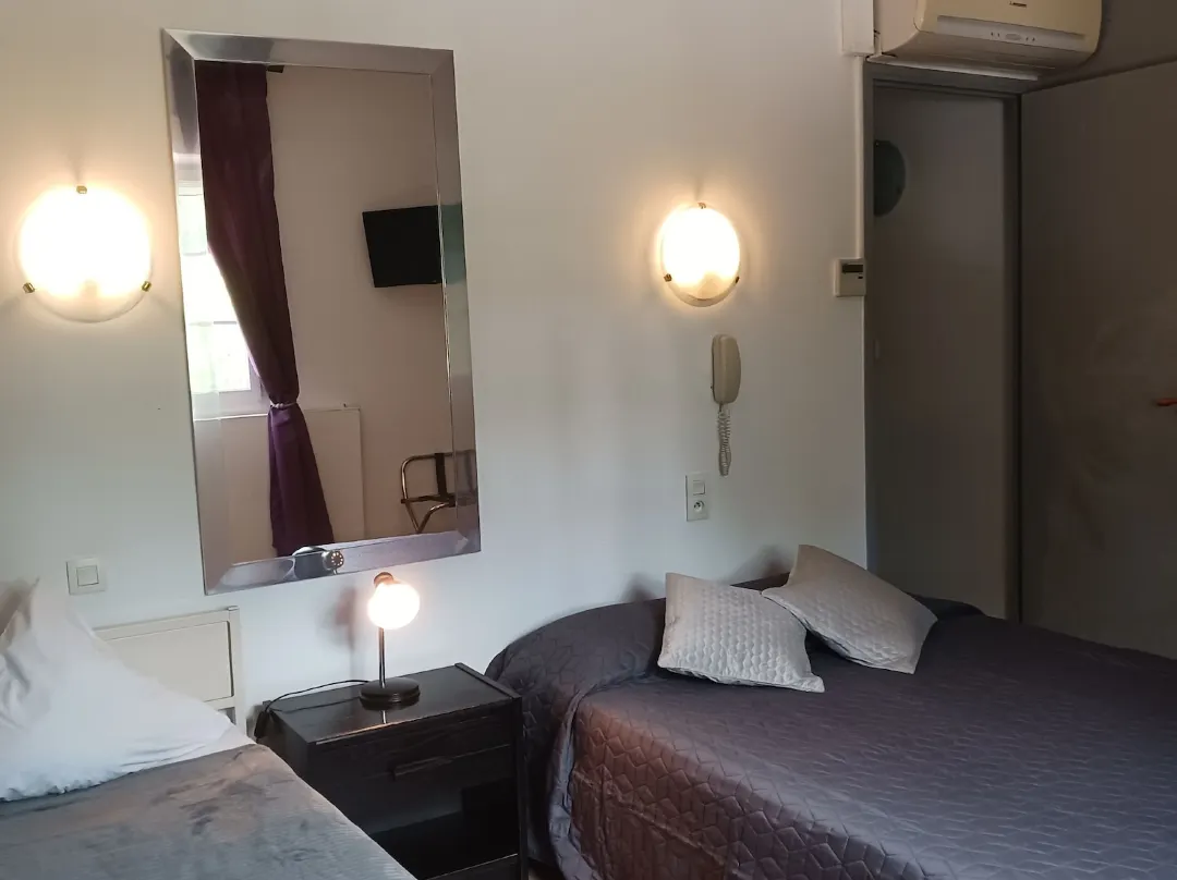 Hotel Du Lac - Volonne