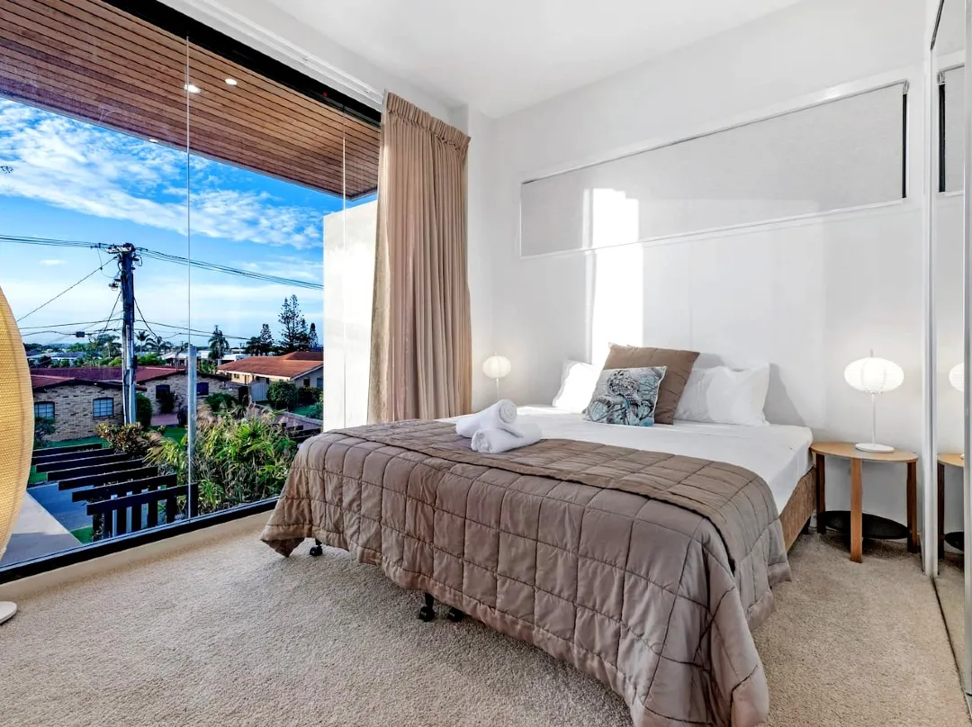 Luxico Wanderlust - Gold Coast