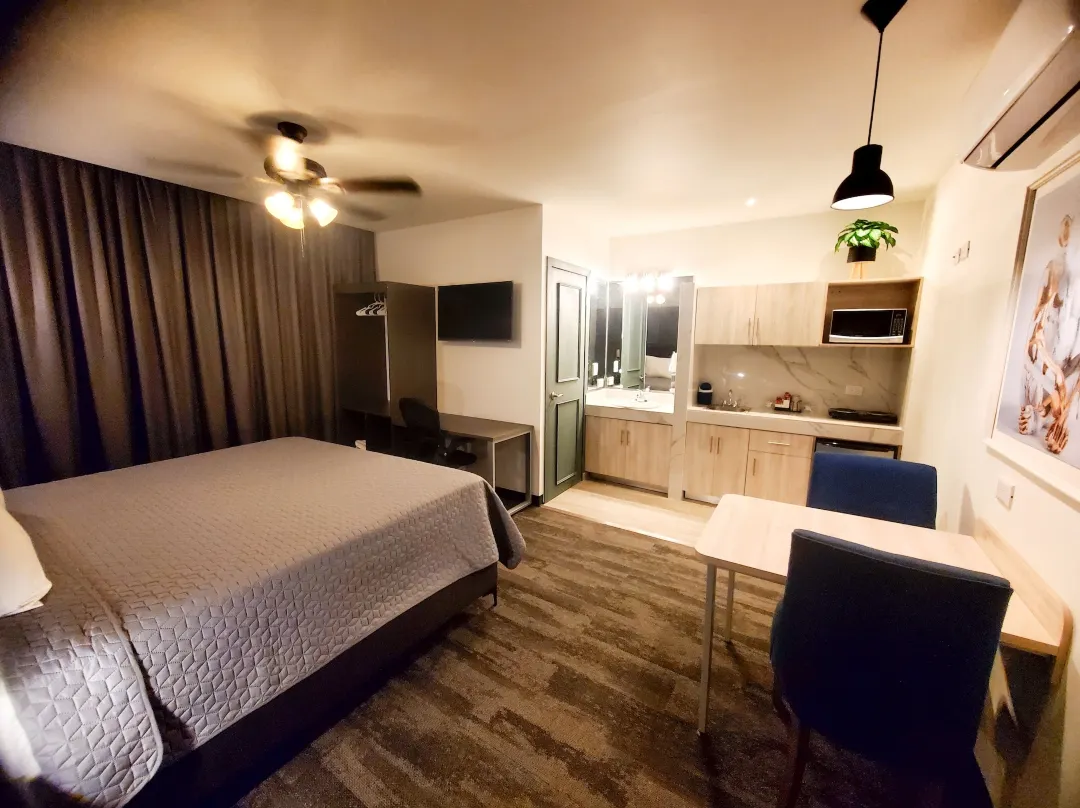 Barrio Inn Padre Mier Hostal & Suites - Monterrey