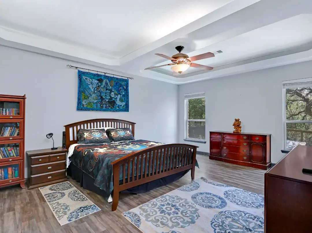 Enchanting Castle With Hot Tub And Media Room - Majestic Fantasy Retreat - Canyon Lake, TX