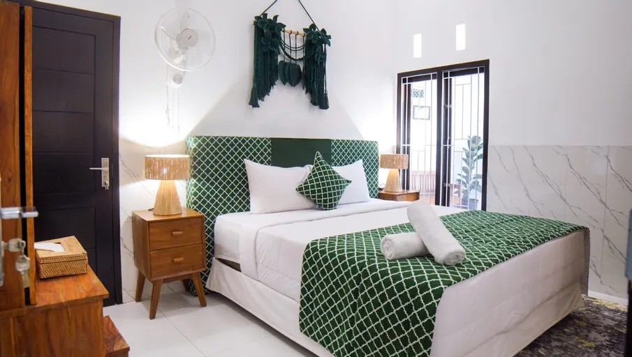 Almira Home Stay Banyuwangi Kota 3 Bedroom Syariah - Banyuwangi