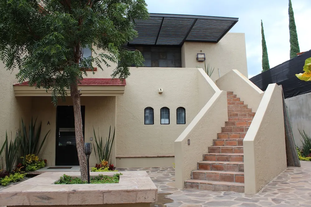 Luxurious 3 Bedroom Retreat In Ajijic For 6 People - Walk To Everything - Ajijic