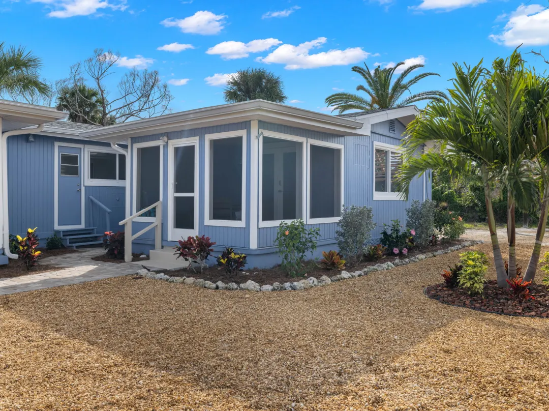 Chic Coastal Haven - Minutes To The Beach, July Savings - Pine Island, FL