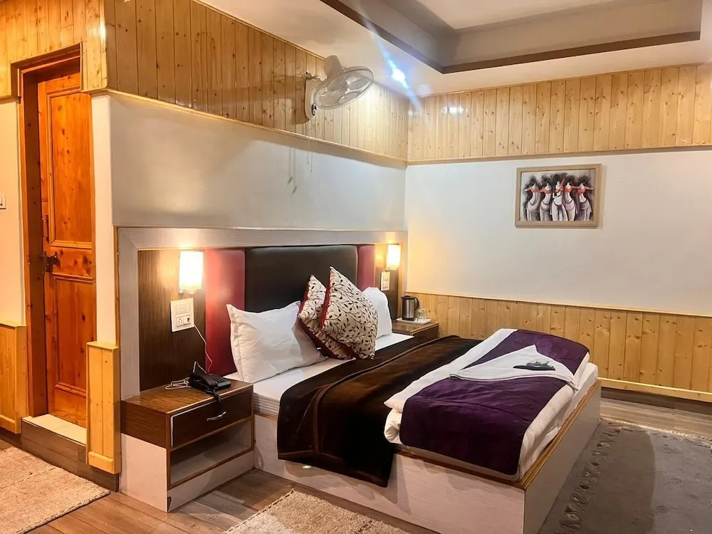 Little Italy Inn - Kasol