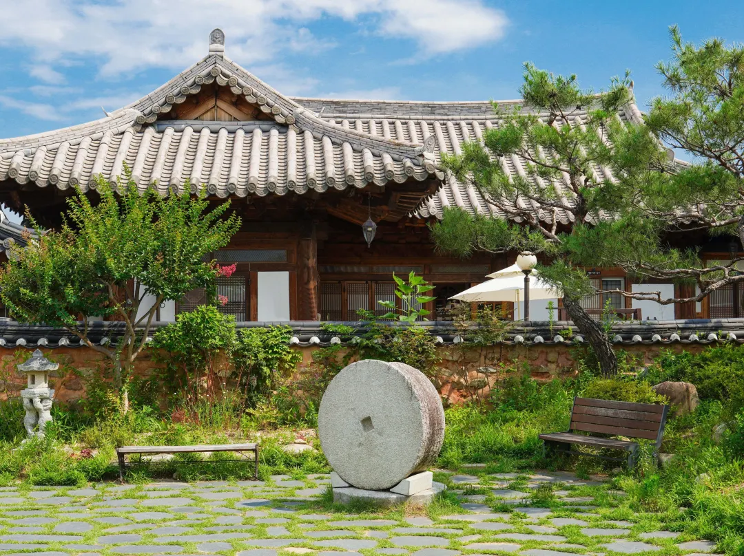 Jeonjuhanogmaeul Ilragdangsarangcae - Jeonju-si