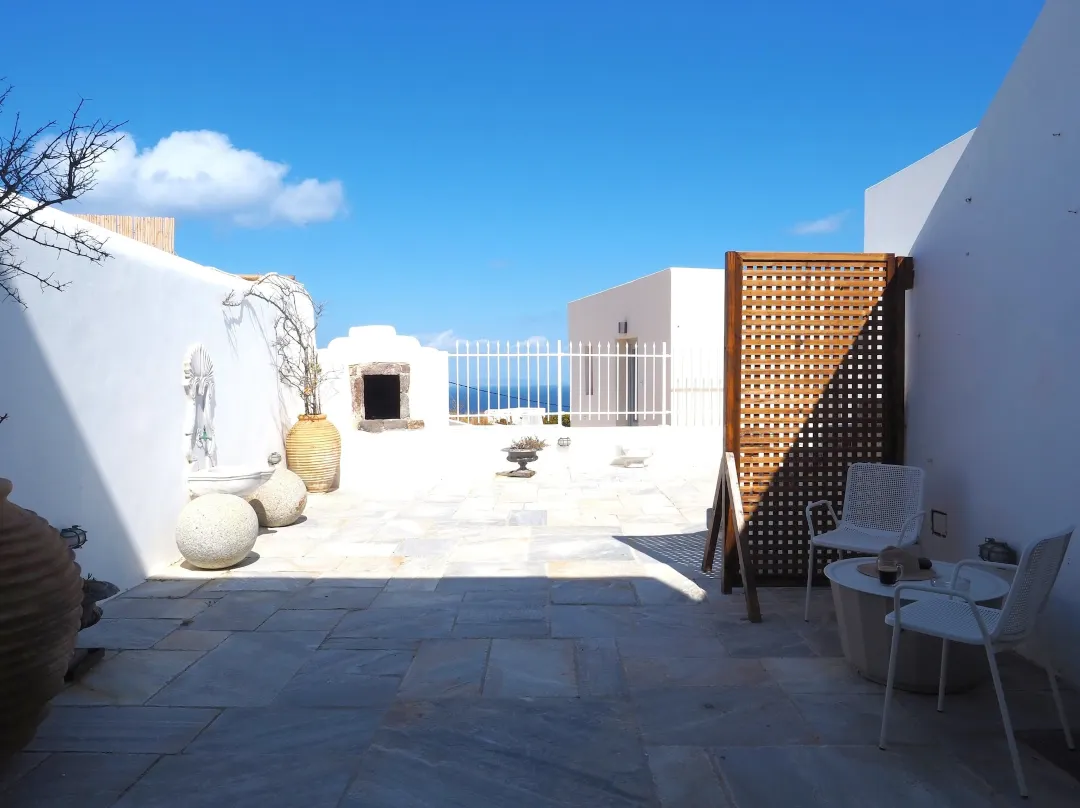 The Palm Rock, Finikia Santorini - Oia