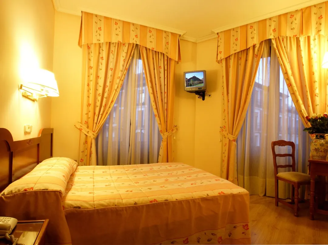 Hostal Sil & Serranos - Madrid