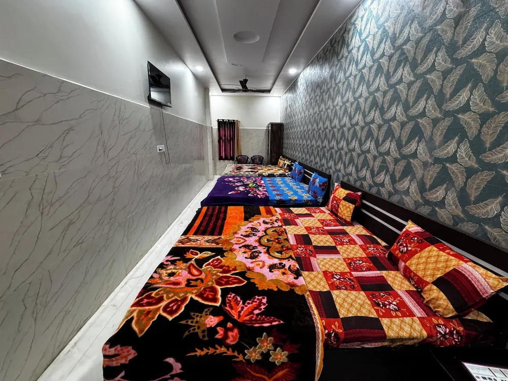 Hotel Vrindavani Kunj - Vrindavan