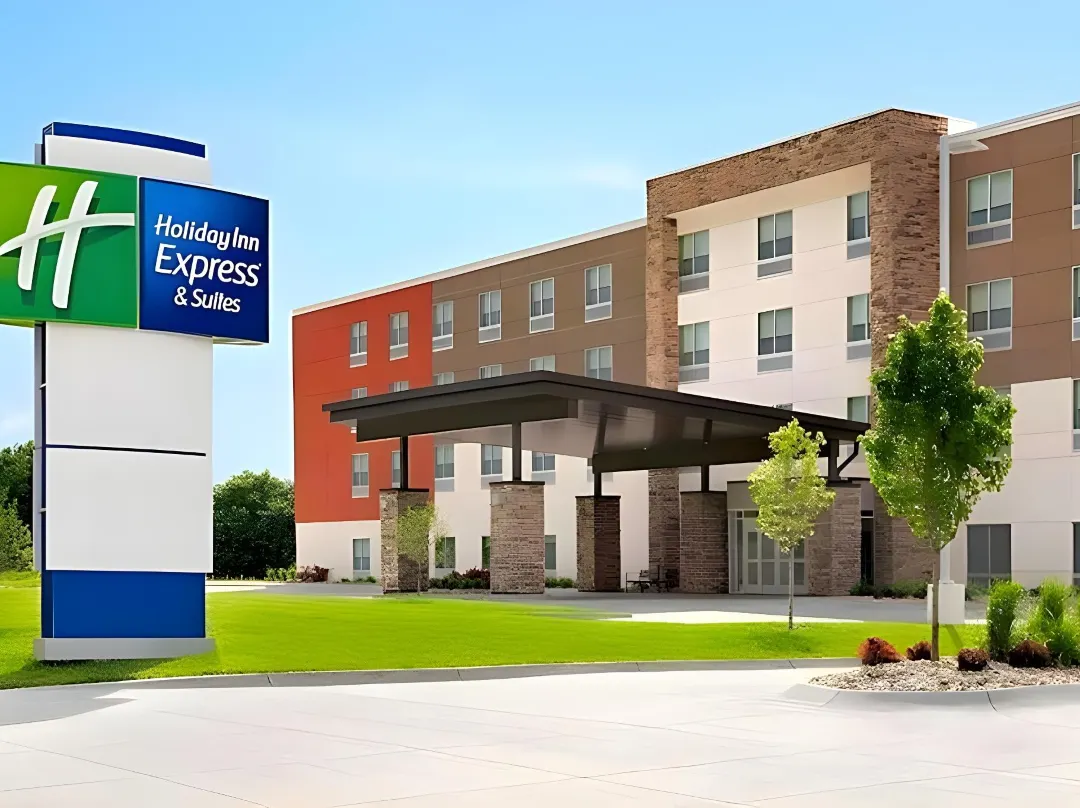 Holiday Inn Express & Suites Hollister - Gilroy, CA