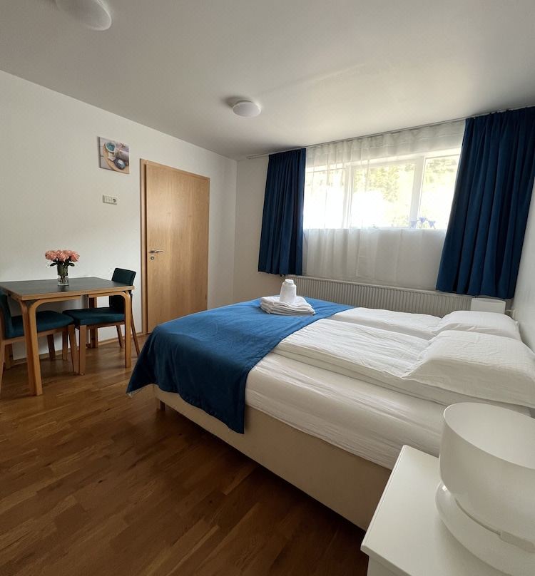 Media Luna Guesthouse - Island