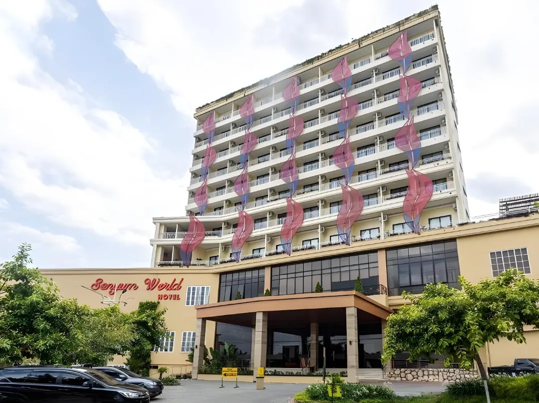 Senyum World Hotel - Batu