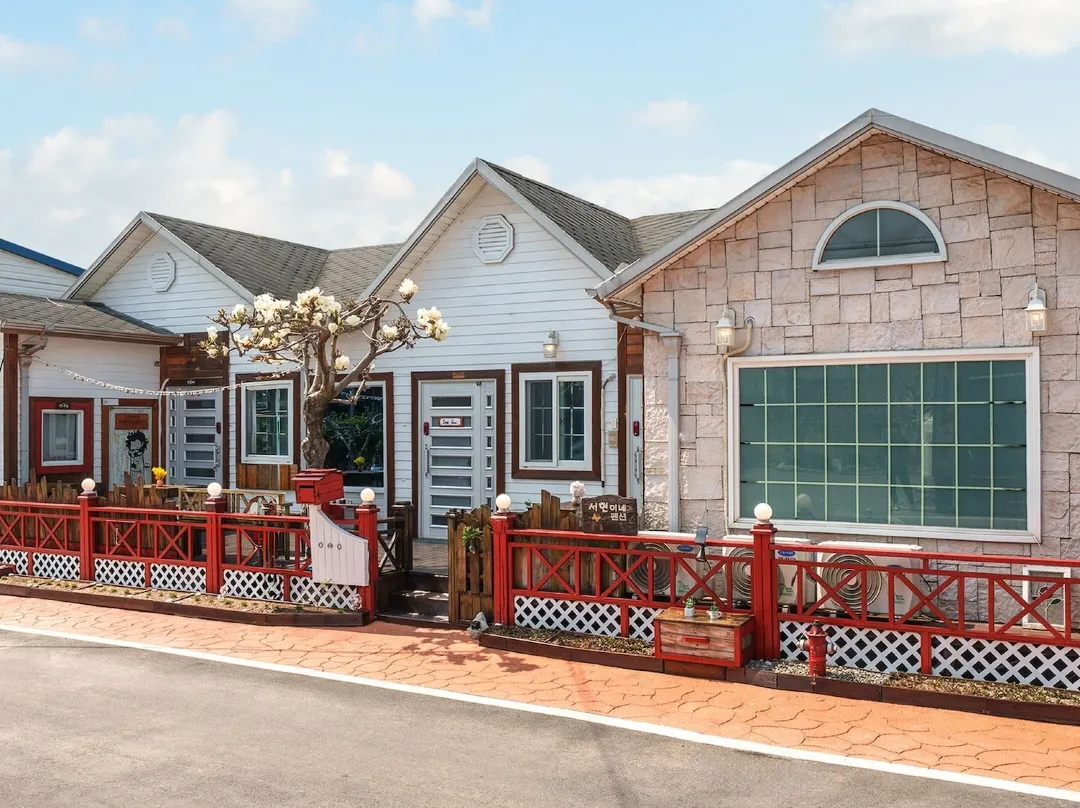 Sokcho Seohyeon Ine Pension - Sokcho-si
