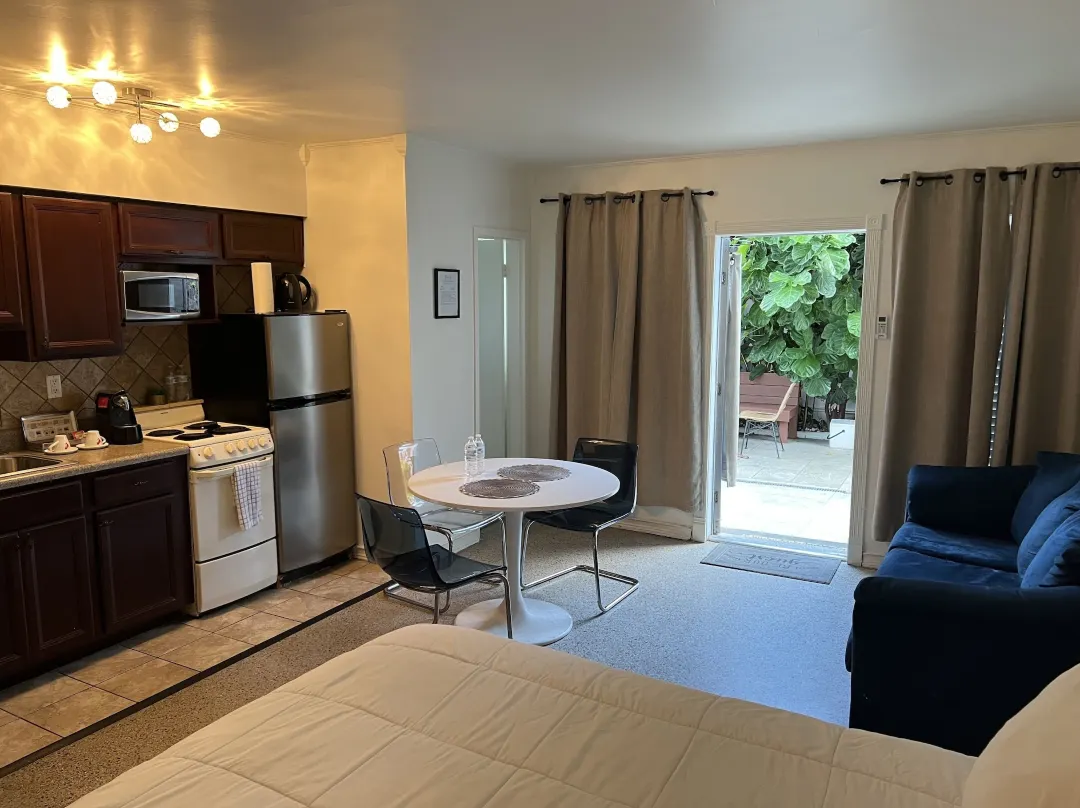 Tiana Beach Inn - Miami Gardens, FL