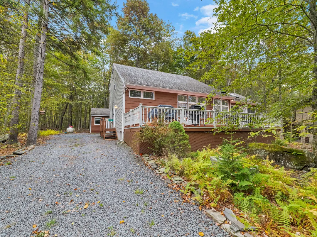 Hot Tub, Firepit, And Large Deck Oasis - Spacious Elegant Retreat - Pocono Pines, PA