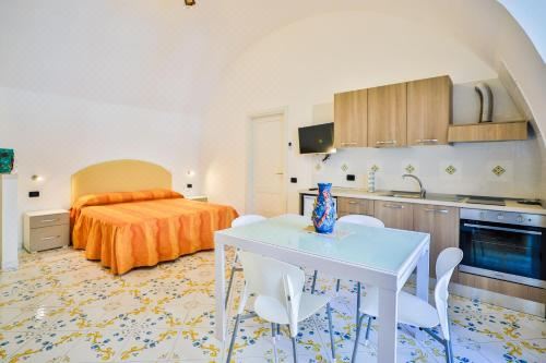 Della Monica Rooms - Salerno