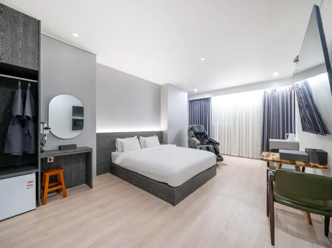 Gwangju Hanam Hotel H-evian - 우산동