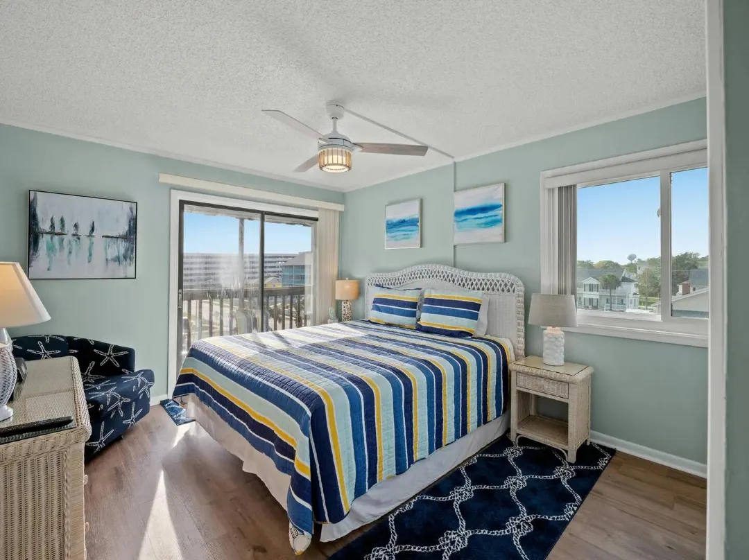 Ocean View And Large Outdoor Pool - Charming Coastal Haven - North Myrtle Beach, SC