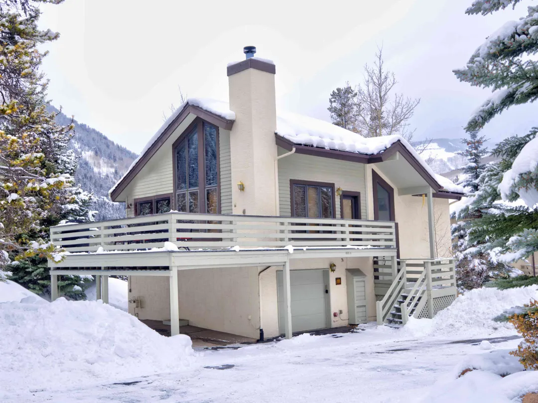 Expansive Views And Cozy Fireplace - Charming Mountain Retreat - Vail, CO