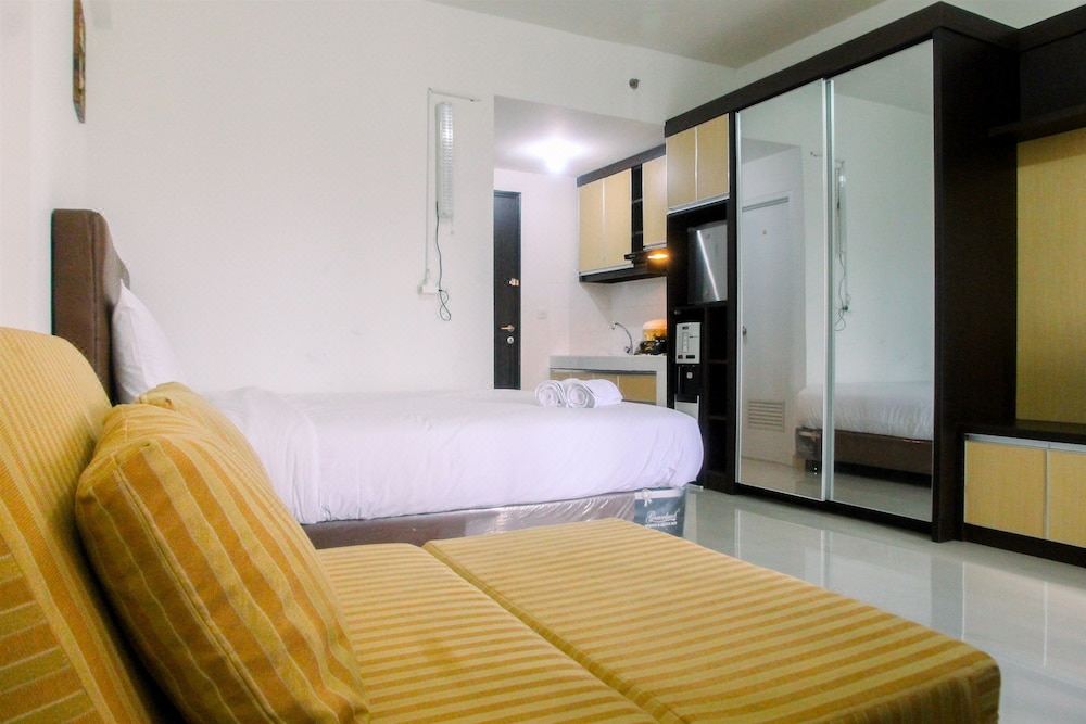 Best Location Studio Park View Condominium Apartment - Jakarta
