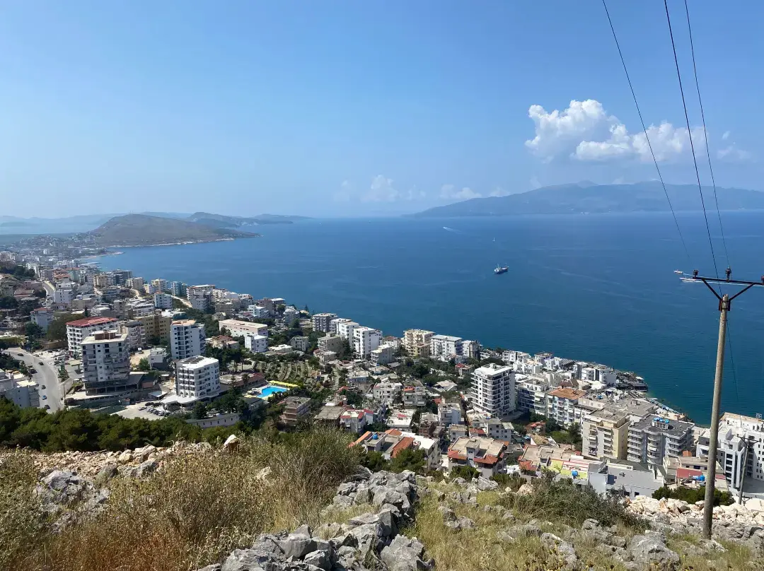 Breeze Cuddling Your Holidays - Saranda
