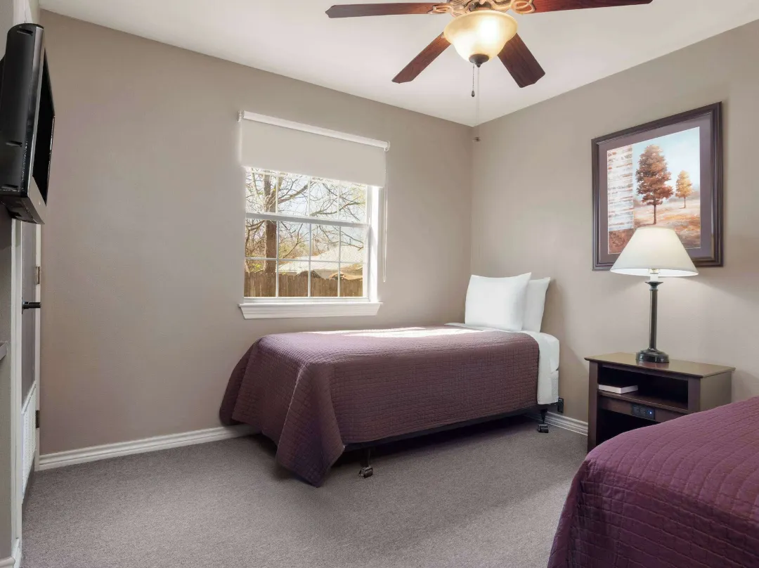 Eagle's Den Three Rivers Texas A Travelodge By Wyndham - 쓰리 리버스